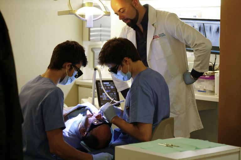 Laser Tutors - DOCTOR SMILE